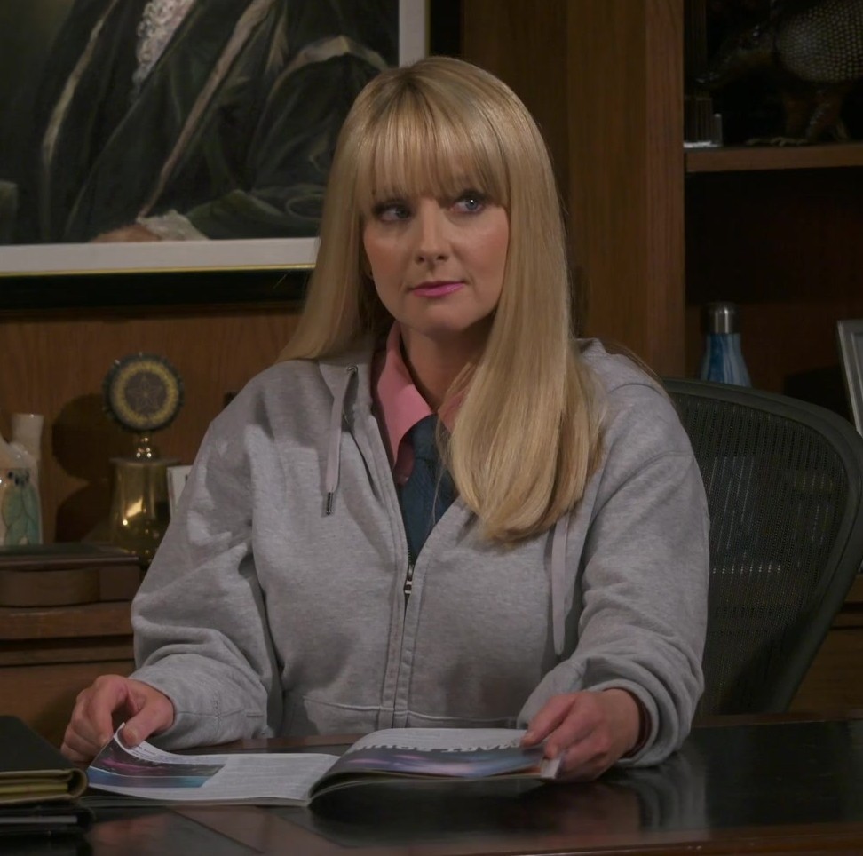 Classic Heather Grey Full-Zip Hooded Sweatshirt of Melissa Rauch as ...