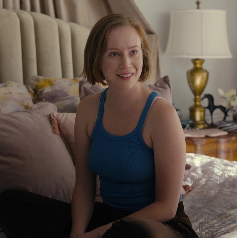 Blue Ribbed Tank Top of Hannah Einbinder as Ava Daniels in Hacks TV Show